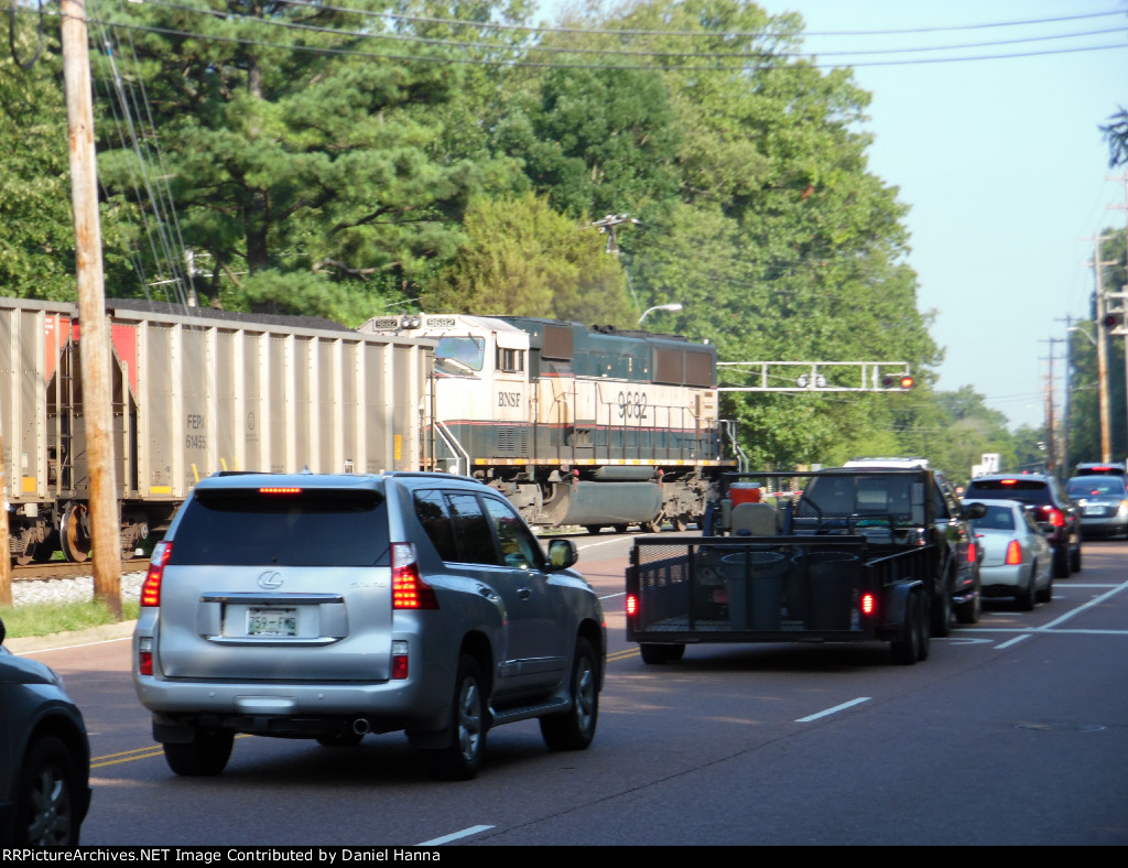 And a ex-BN SD70MAC is the DPU.